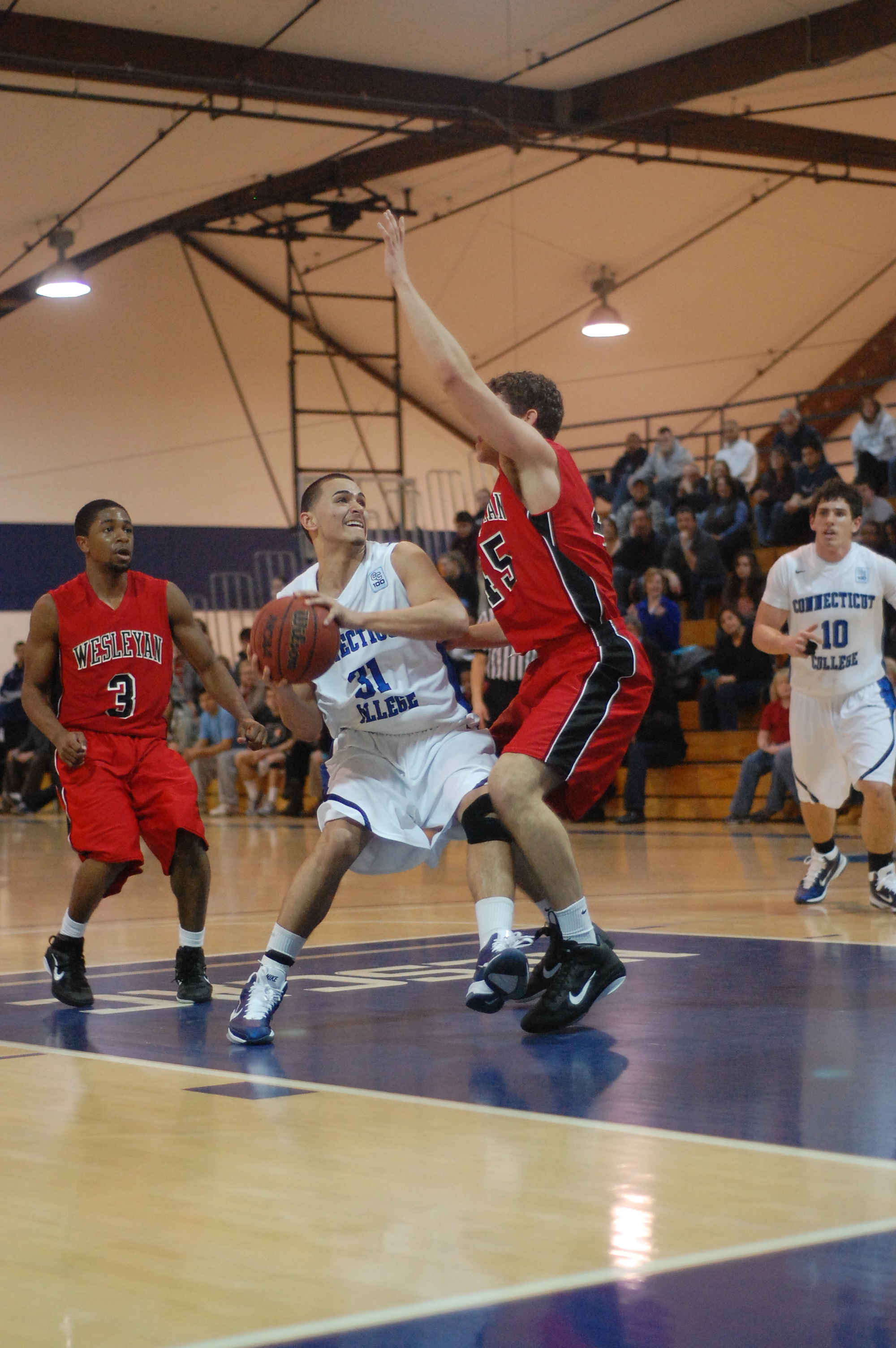 Men’s Basketball Relies on Youth for Success | The College Voice