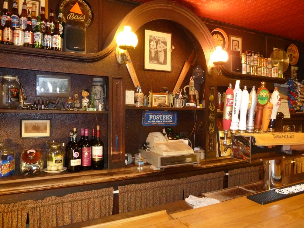 Dutch Tavern: A New London Staple | The College Voice