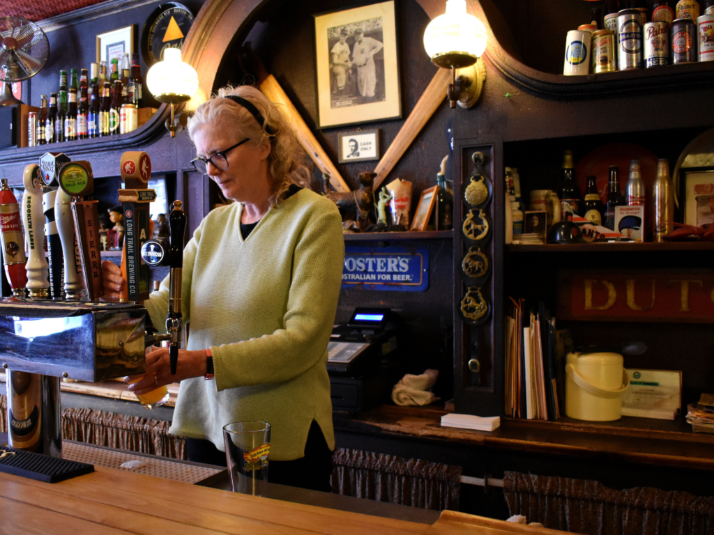 New London’s Dutch Tavern is Witness to a Changing City | The College Voice